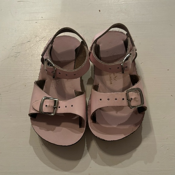 Salt Water Sandals by Hoy | Shoes | Sunsan Salt Water Pink Sandals ...